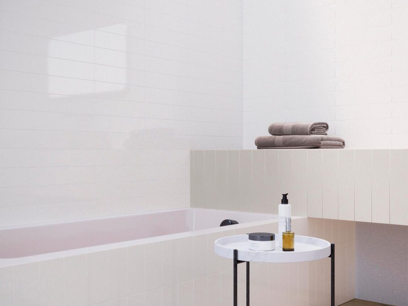 Porcelanosa Kent Cream Gloss 8 x 30cm - 100285316