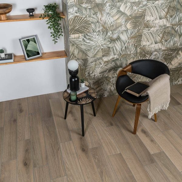Civic Roble 150 x 900mm - Wood Effect Tile - Stoketiles